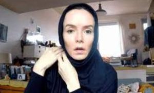 Anna Erelle Wiki, Biography, Age, Spouse, Height, Net Worth, Fast Facts ...