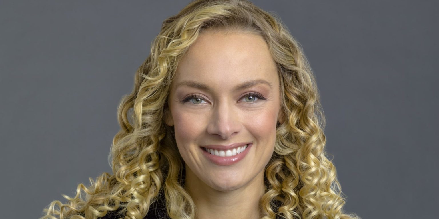 Rachel Skarsten Wikipedia, Biography, Age, Family, Height, Net Worth ...