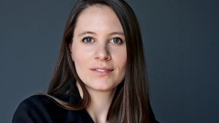 Sarah Burns (Actress) Wikipedia, Biography, Age, Family, Height, Net ...