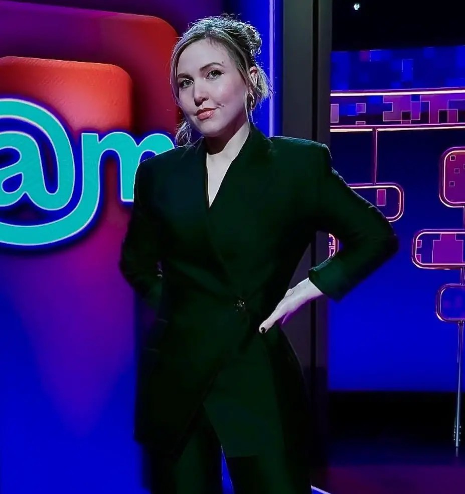 Taylor Tomlinson ­(Stand-up Comedian) Wikipedia, Biography, Age, Family ...