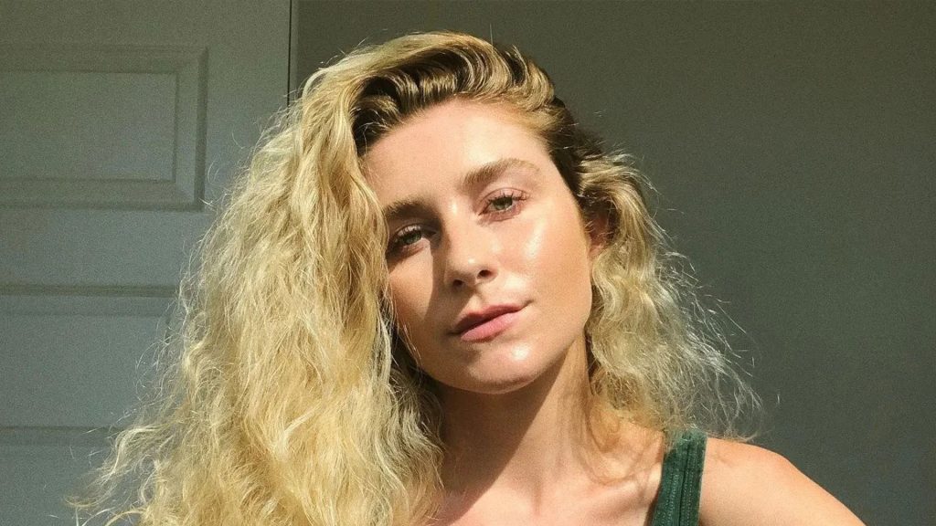 Courtney Taylor Olsen: Secret Olsen Sister Wikipedia, Biography, Age ...