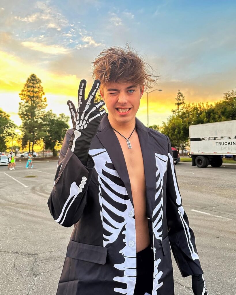 Who is Jeremy Hutchins ? (Tiktok star) Wikipedia, Biography, Age ...