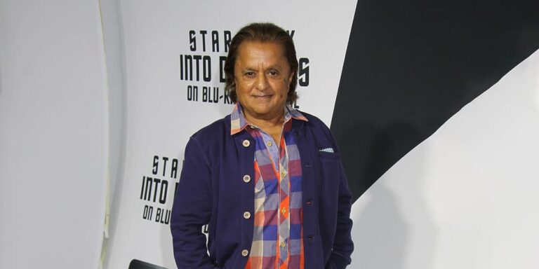 How tall is Deep Roy? Wikipedia, Biography, Age, Family, Height, Net ...